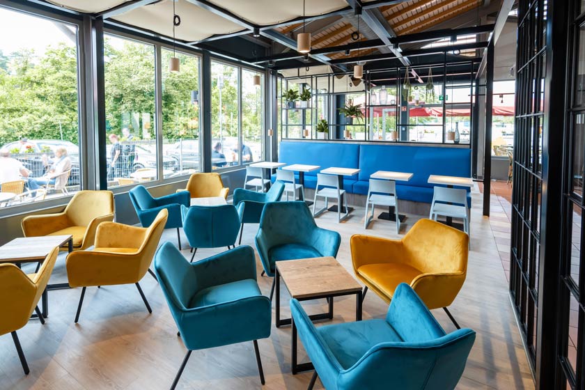 Pausen an der Autobahn im neuen Look - Tank & Rast